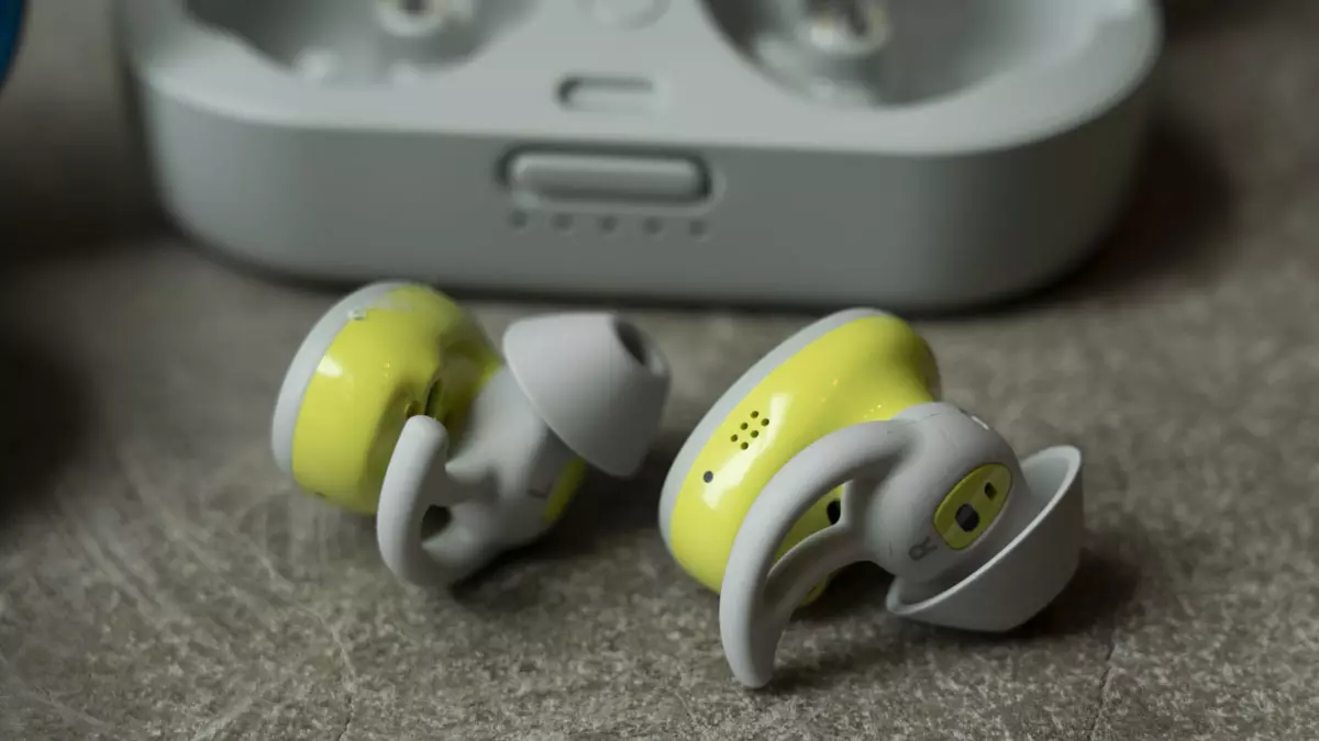 Bose's Latest Headphones Tackle A New Frontier Of Noise Cancelling, Tab sis Nws Puas Tsim Nyog Nyiaj Ntxiv? 27233_7