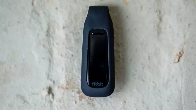 Fitbit One -arvostelu: Tarkkaile kurjaa laiskuuttasi