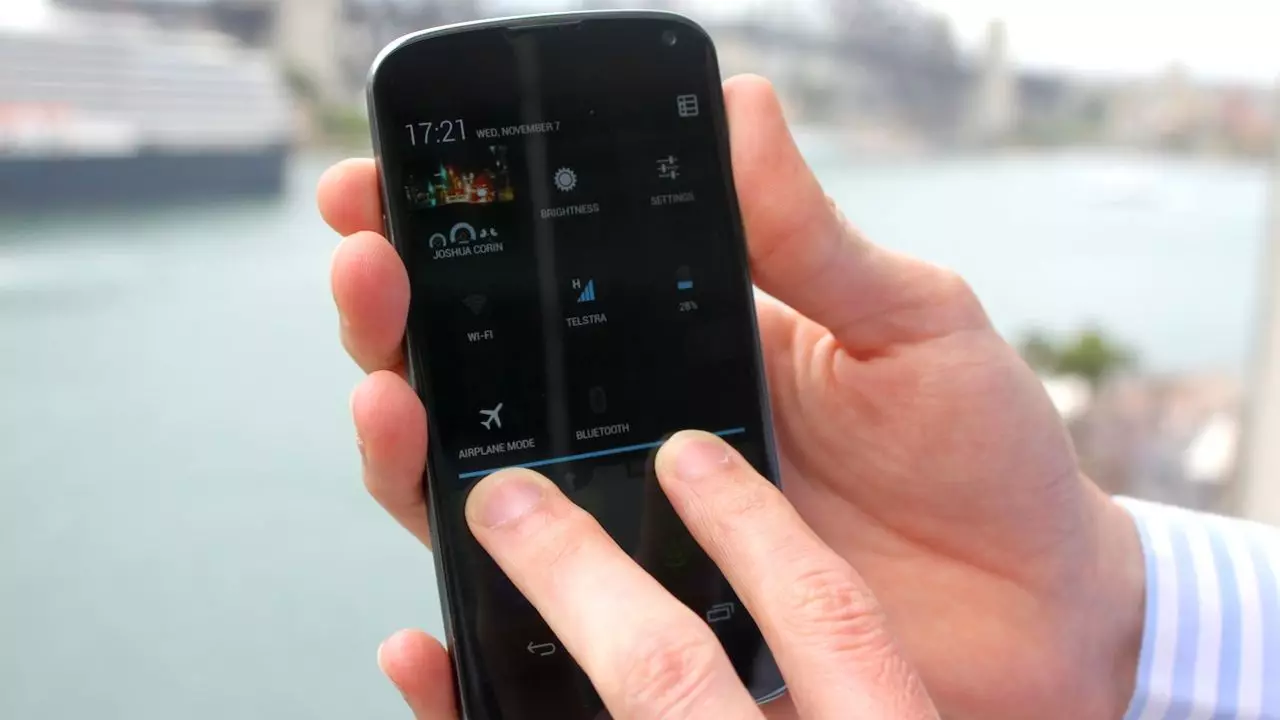 Nexus 4 Australische hands-on: beoordeel dit boek niet op zijn sprankelende omslag