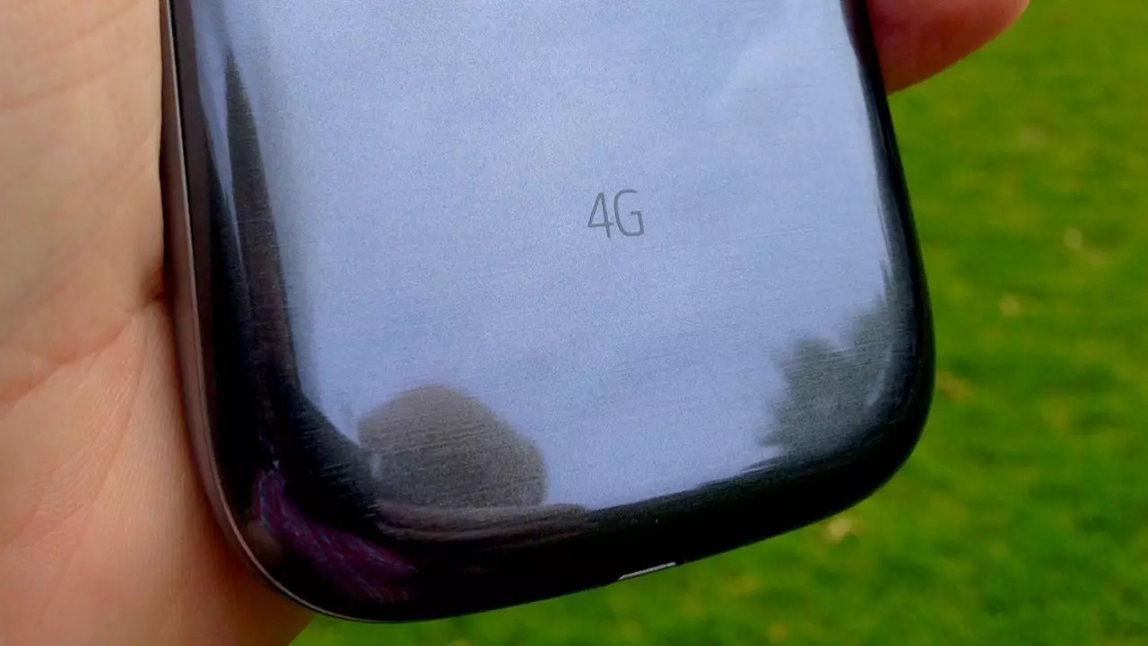 Ulasan Samsung Galaxy S III 4G: Lebih Baik Lewat Daripada Tidak Pernah
