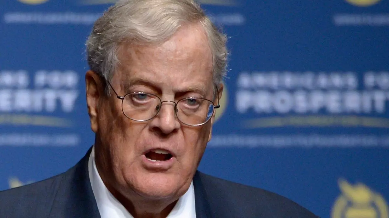 David Koch parla en un esdeveniment de la Fundació Americans for Prosperity el 2013.