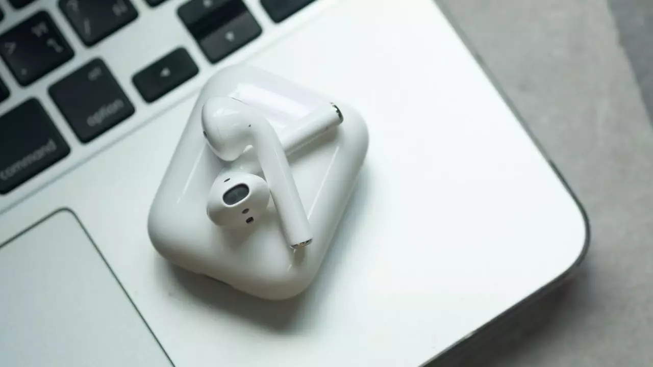 підключити airpods macbook