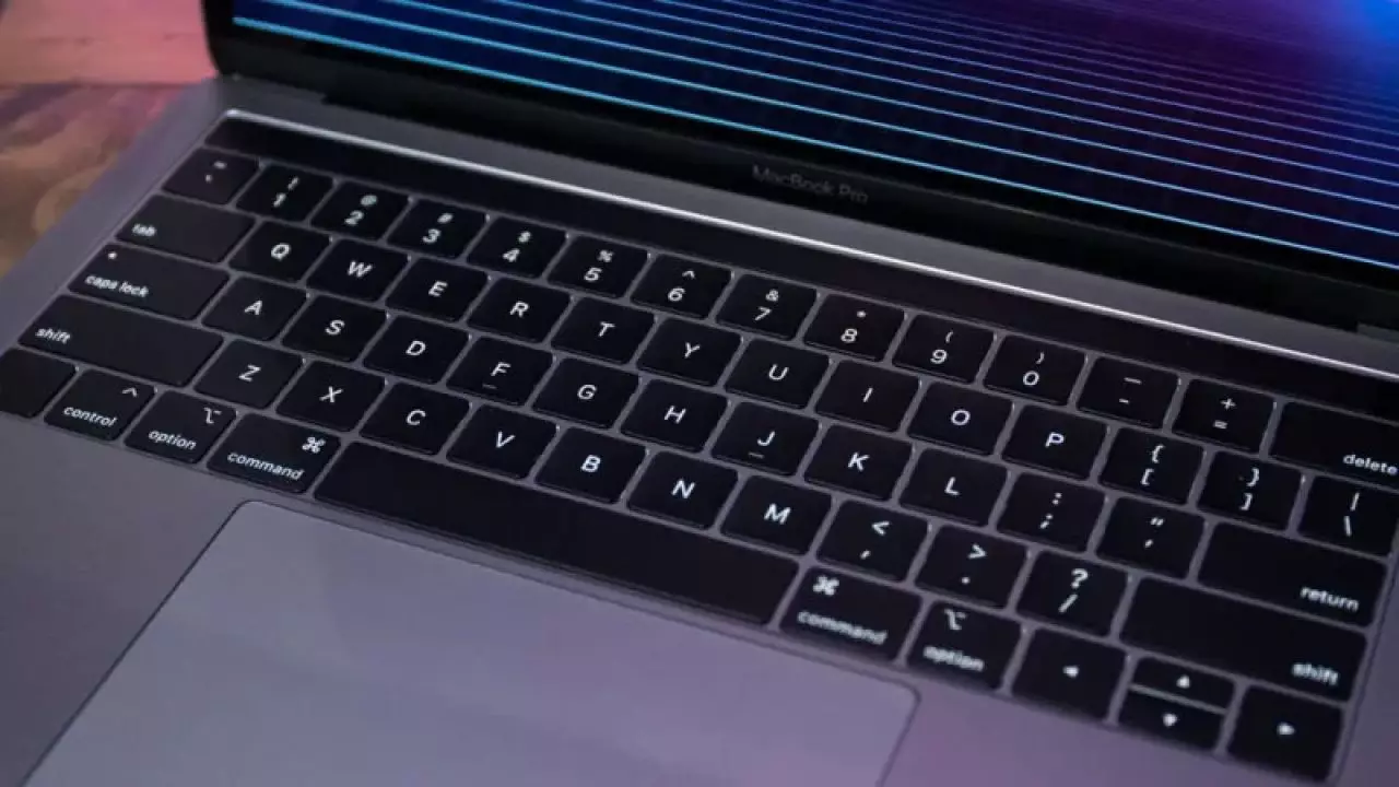 Apple ၏ Keyboard အိပ်မက်ဆိုးသည် နောက်ဆုံးတွင် ပြီးဆုံးသွားပါပြီ။