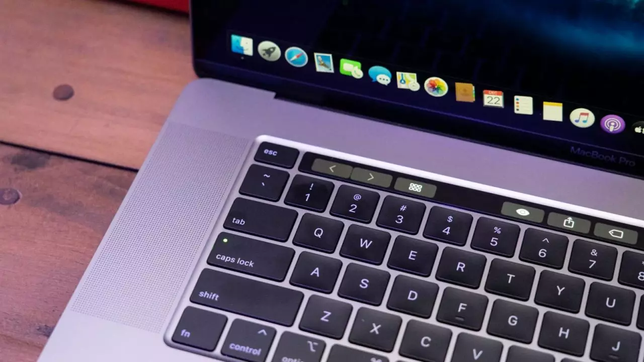 Apple's Keyboard Nightmare අවසානයි