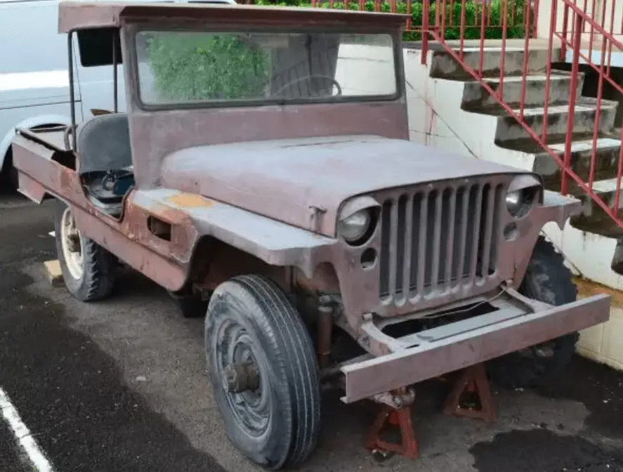 Biri Bir Zamanlar 2. Dünya Savaşı'ndaki Bir Jeep'i Cadillac'a Dönüştürdü Ve O Kadar İğrençti ki Çok Güzeldi