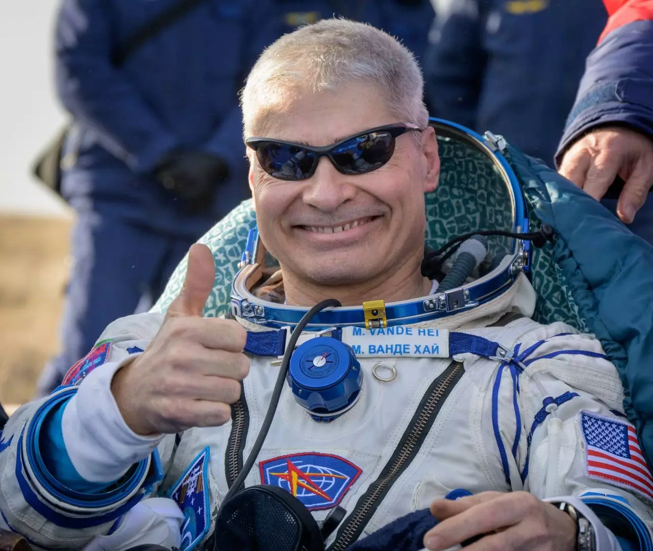 NASA Awòràwọ Fifọ Spaceflight Gbigbasilẹ ati Hitches Gigun si Earth lori Russian Soyuz
