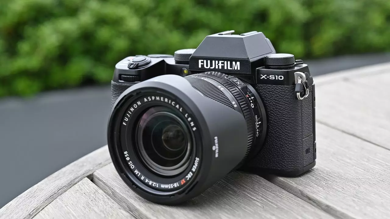 Fujifilm X-S10 Ndi Yosangalatsa, Yoyamba-Yochezeka Tengani Imodzi mwa Makamera Opanda Mirrorle Abwino Kwambiri 31278_7