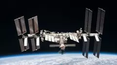 ISS Crew Yahagaritswe by'agateganyo Module y'Uburusiya nka ba injeniyeri bahiga Pesky Air Leak