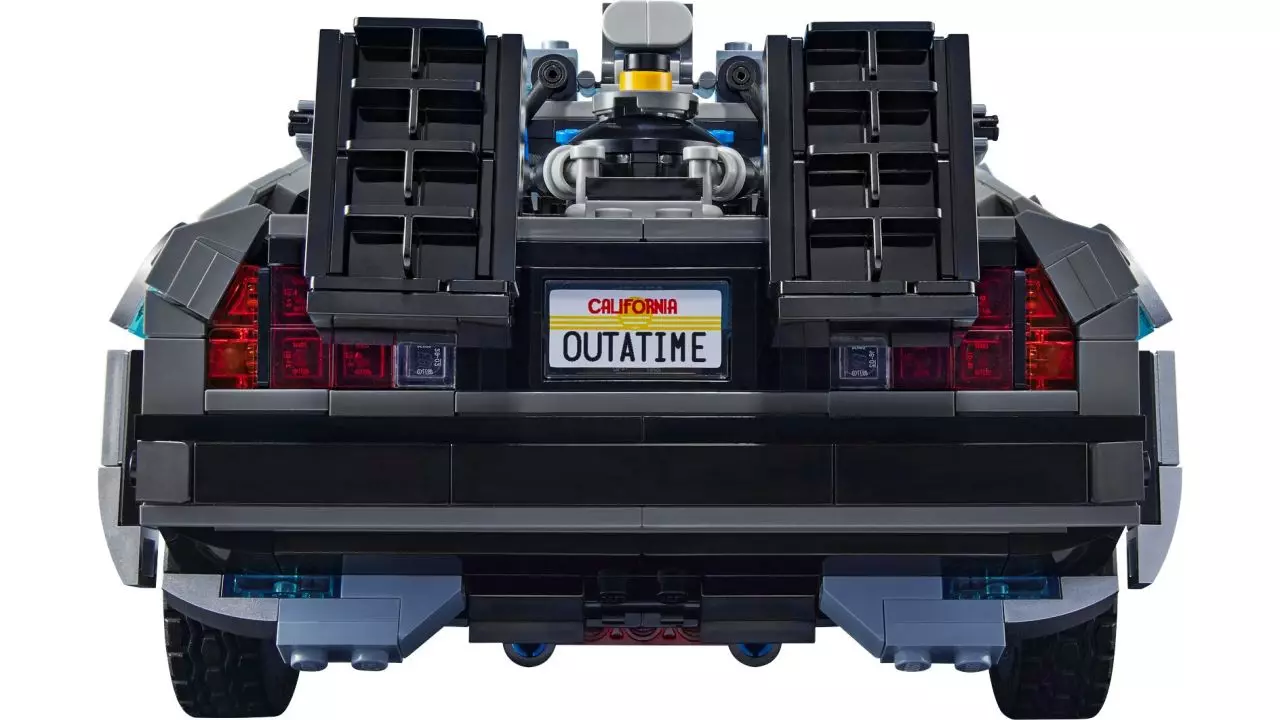 Το νέο Back to the Future της Lego, DeLorean σας επιτρέπει να δημιουργήσετε εκδόσεις και από τις τρεις ταινίες