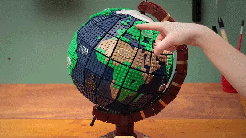 Ny Globe 3D mihodinkodina an'i Lego dia antony iray hafa mandresy lahatra ho an'ny olon-dehibe mba hilalao hatrany amin'ny biriky plastika.