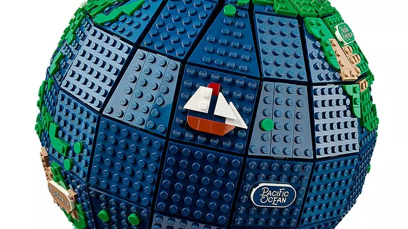 Lego's Spinning 3D Globe គឺជាហេតុផលដ៏គួរឱ្យជឿជាក់មួយទៀតសម្រាប់មនុស្សពេញវ័យក្នុងការបន្តលេងជាមួយឥដ្ឋប្លាស្ទិក