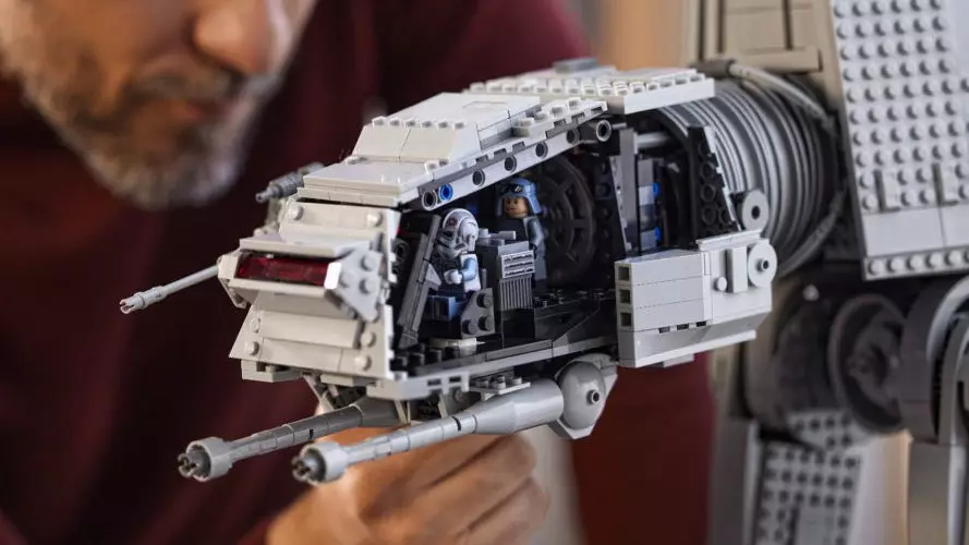 Lego’нун массалык жаңы Star Wars AT-AT комплектине 1,084 австрал. доллар сарптаганды негиздөөнүн 8 жолу