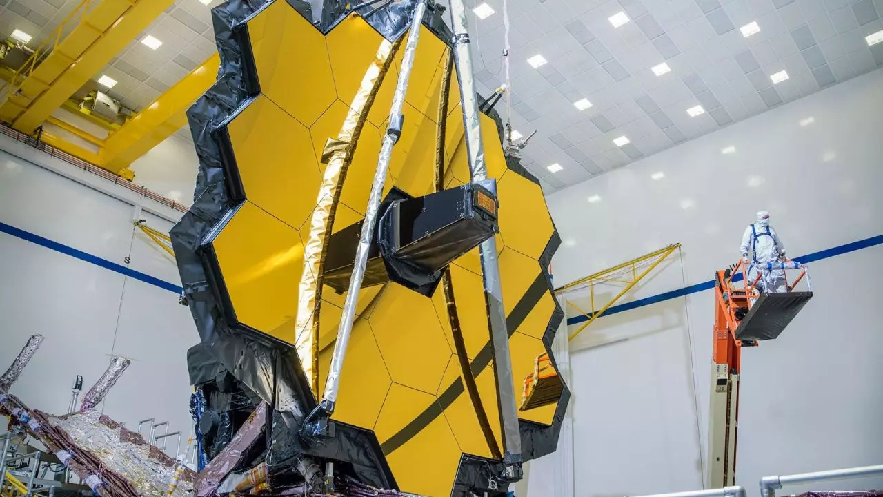Ką trys dešimtmečiai padarė kosmoso tyrinėjimams, kai NASA stengėsi sukurti vieną naują teleskopą