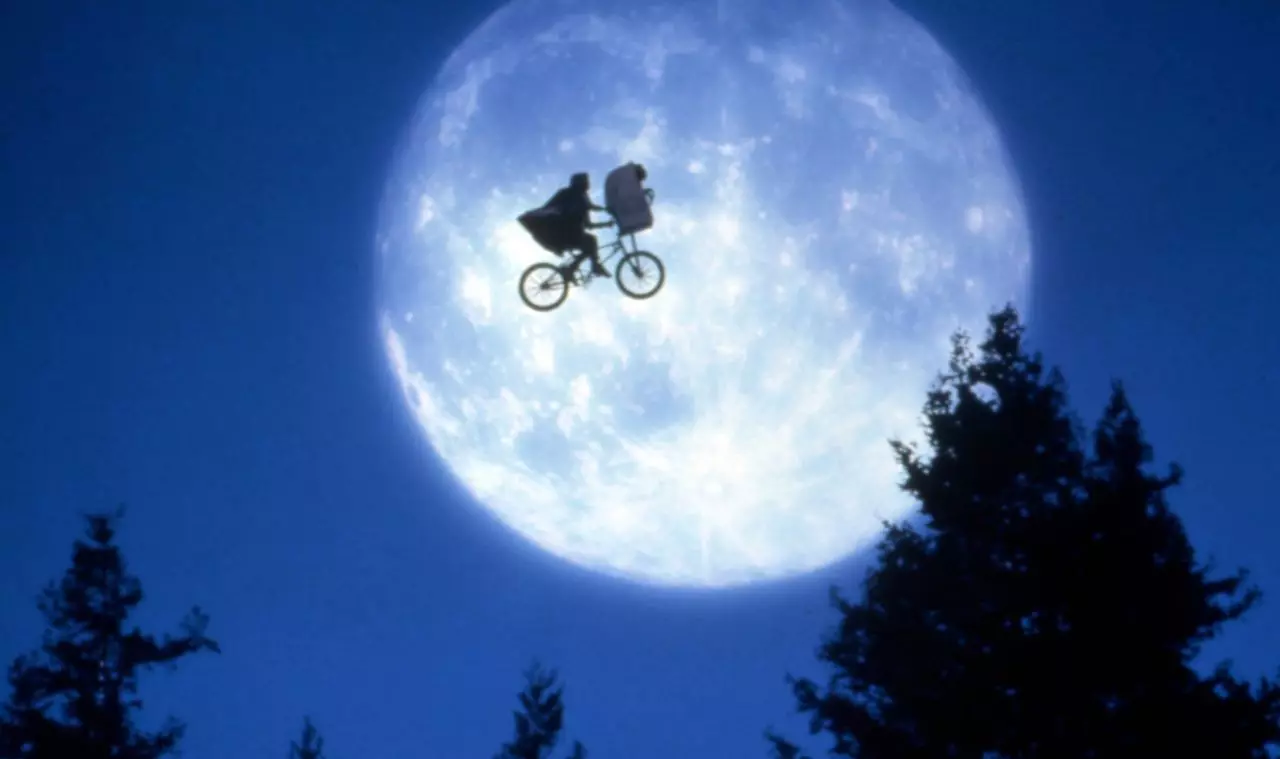 E.T. è volato nei cinema 40 anni fa. (Immagine: universale)