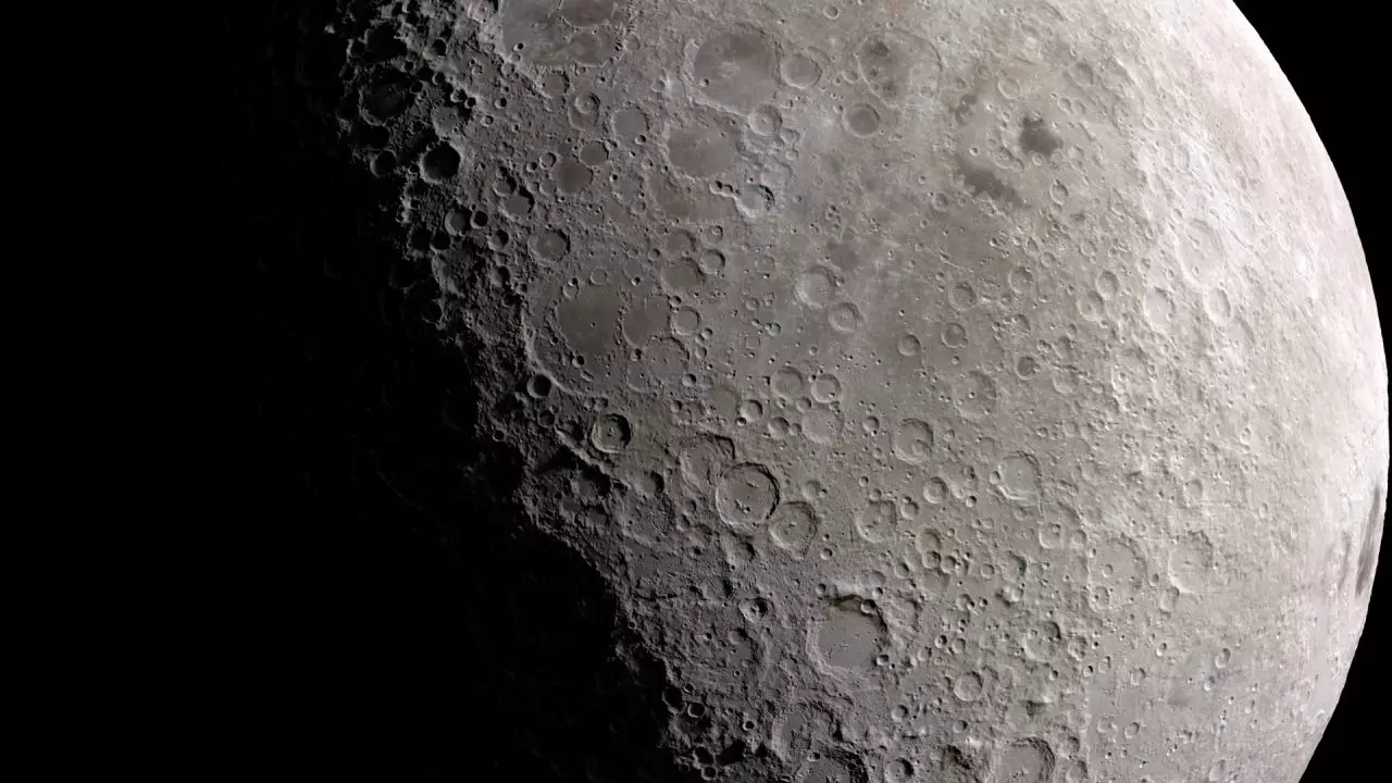 NASA's Big Moon News: Et gëtt Waasser iwwerall