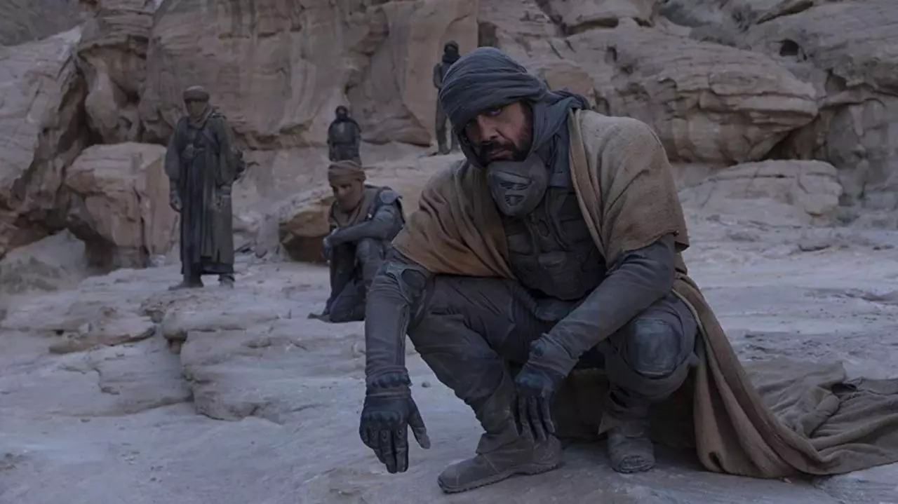 Dune: el líder Freman de Javier Bardem, Stiglar, és un personatge enorme a la resta de la història de Dune. (Imatge: Warner Bros.)