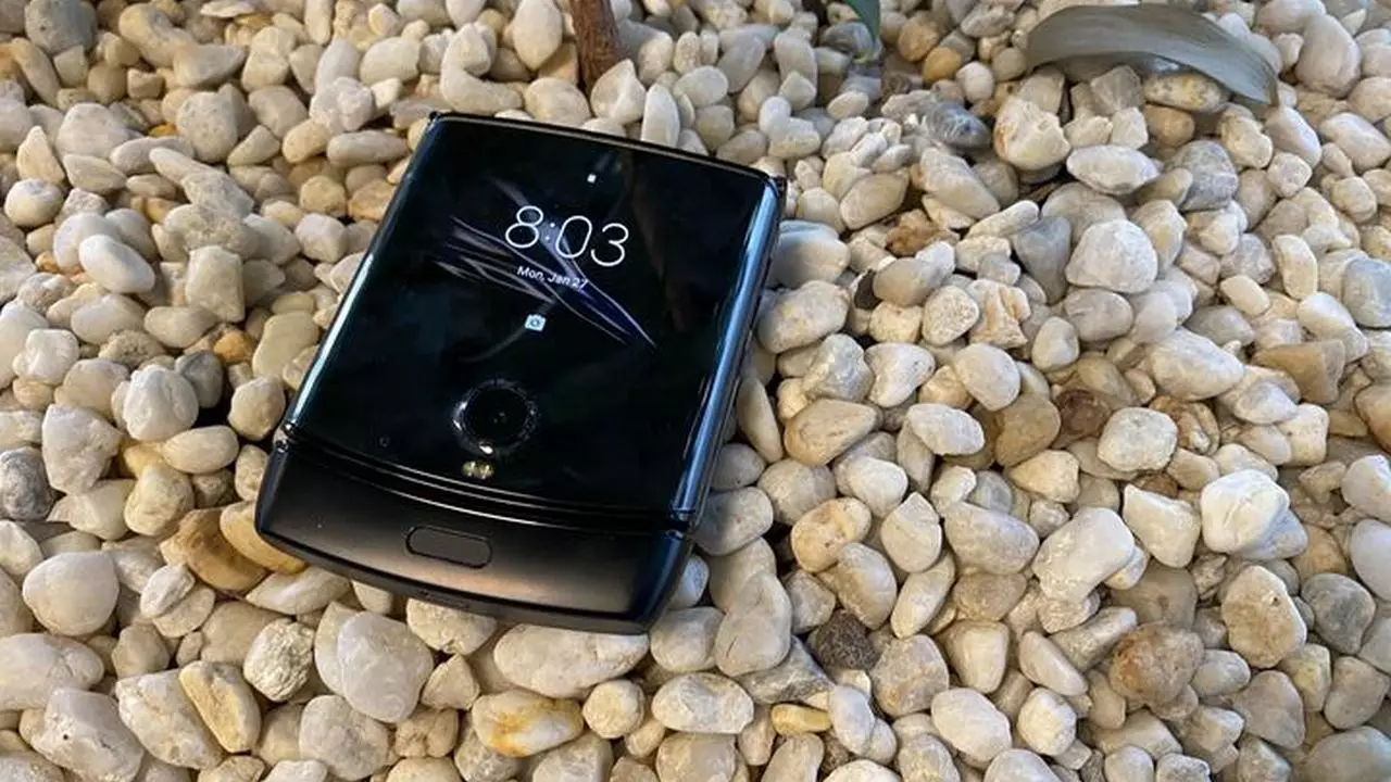 I-Motorola's Foldable Razr: I-Epic Phone, Intengo Esabekayo