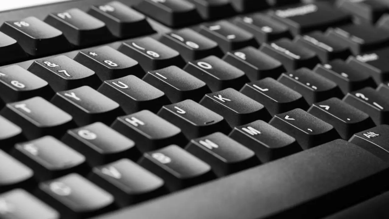 Миллионы беспроводных клавиатур могут позволить хакерам увидеть, что вы печатаете