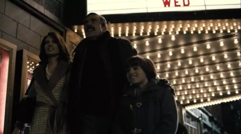 Martha, Thomas, da Bruce Wayne a cikin Zack Snyder's Batman v Superman. (Hoto: HBO Max)