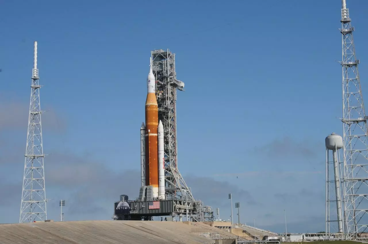 SLS en la plataforma de lanzamiento 39B.