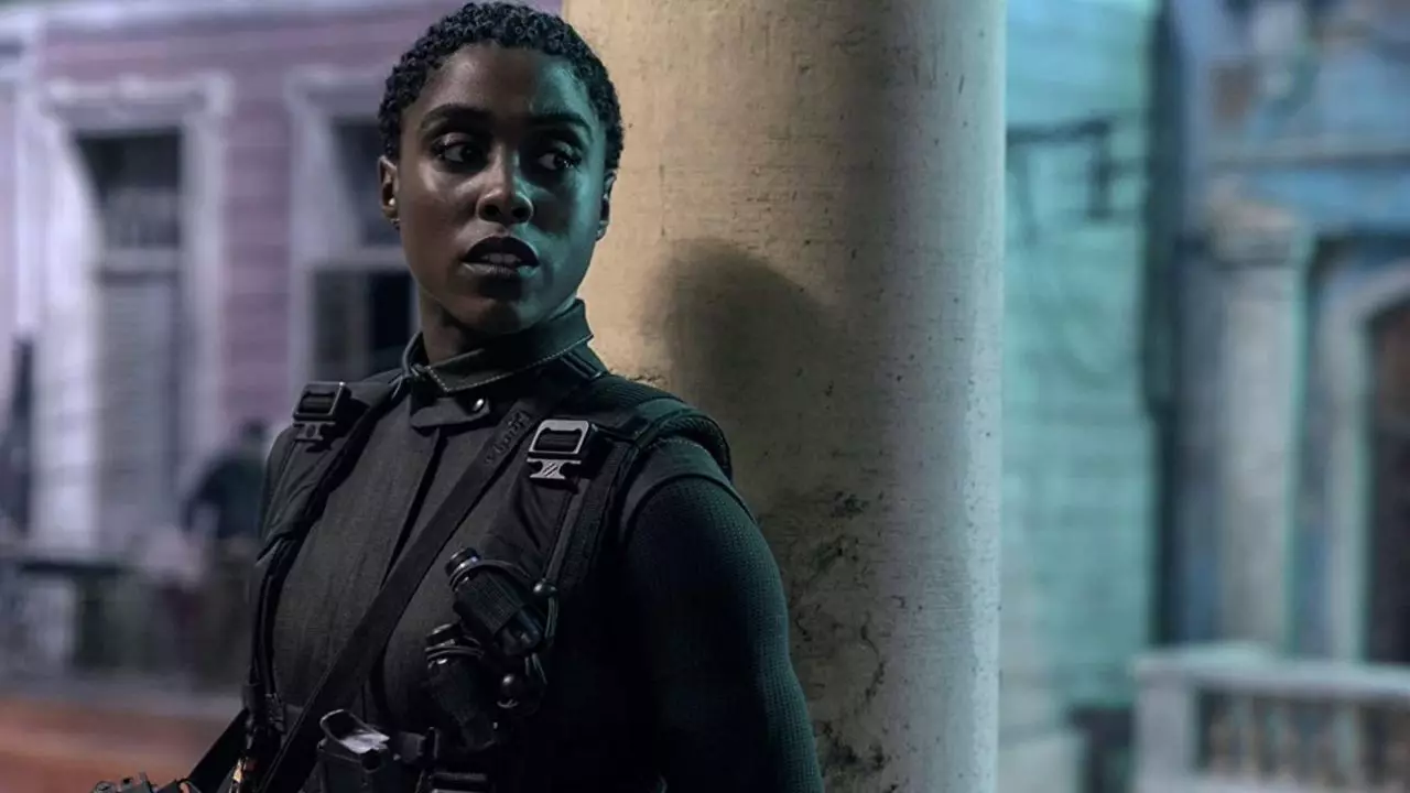 Lashana Lynch sebagai 007 dalam No Time to Die. (Imej: MGM)