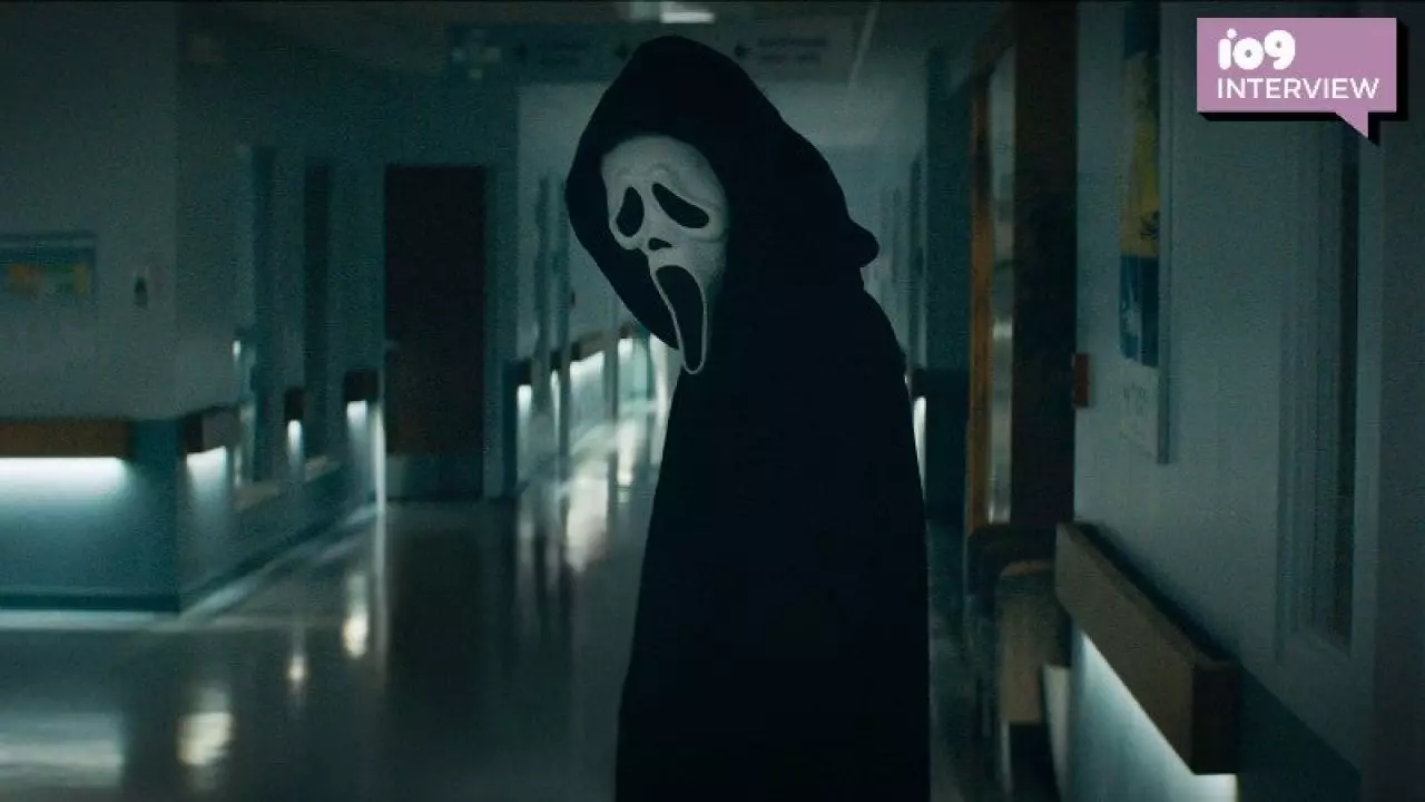 הבמאים החדשים של Scream בנושא שמירה על סודות, סרטי דקירה והקרנה בבתי קולנוע בלבד