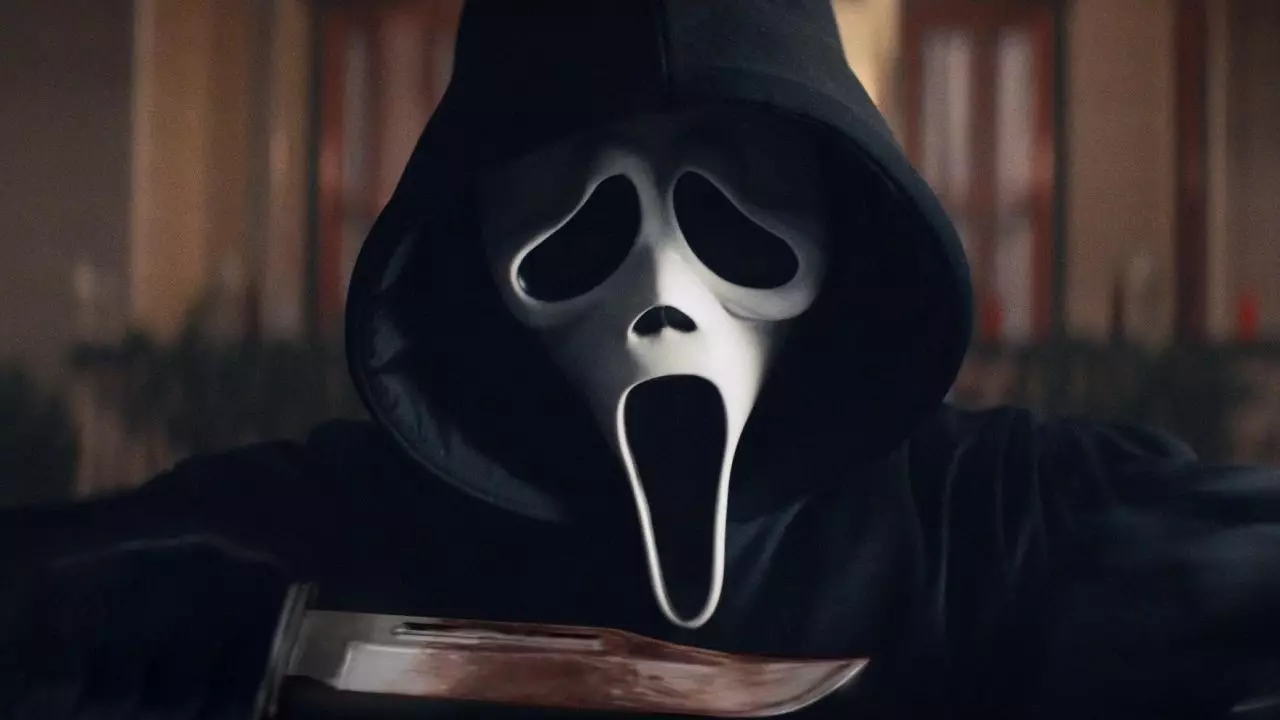Ghostface ha e etse bohlasoa ho Scream 5. (Setšoantšo: Paramount)