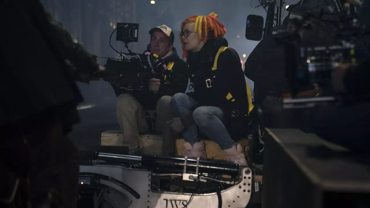 Lana Wachowski di set. (Imej: Warner Bros.)