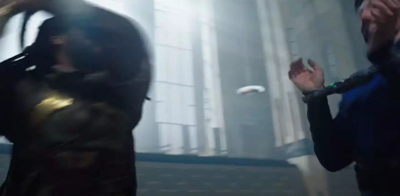 Féach ar gorm creepy Aisteach. (Scáileán: Marvel Studios)