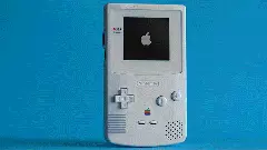 ខ្ញុំគិតថា យើងទាំងអស់គ្នាអាចយល់ស្របថា ក្មេងប្រុសហ្គេម Apple-Themed ដែលត្រូវបាន Hack គឺជាឧបករណ៍បញ្ជាទូរទស្សន៍ Apple ដ៏ល្អបំផុត