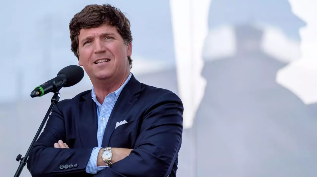 Tucker Carlson akulankhula ku Mathias Corvinus Collegium Feszt ku Esztergom, Hungary, mu Ogasiti 2021.