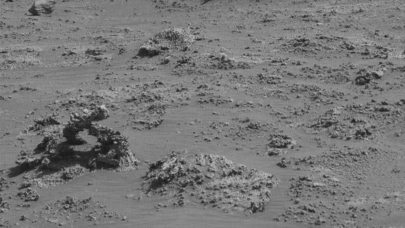 Łazik Curiosity widzi dziwną marsjańską formację skalną