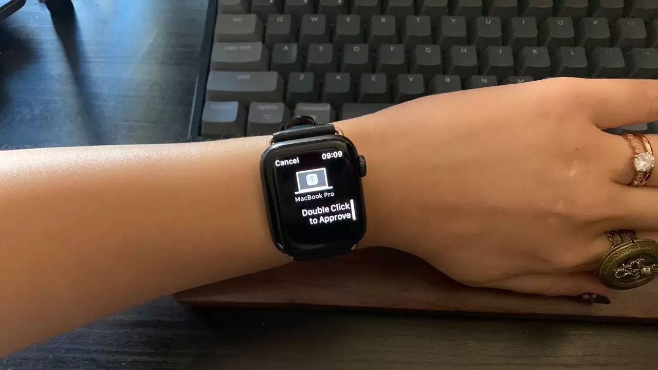Vaša lena rit lahko zdaj odklene 1 geslo z Apple Watch