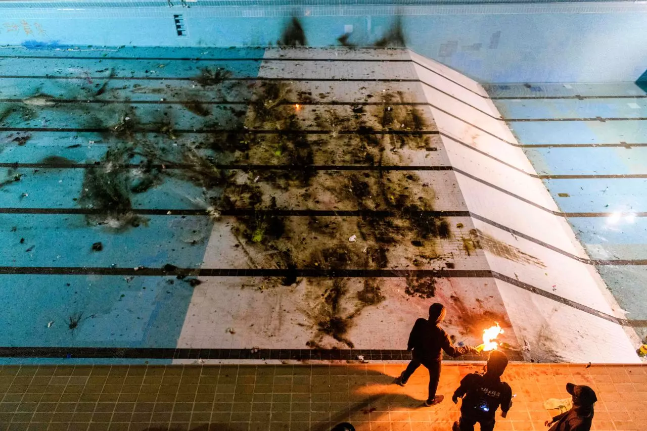 A portlandi rendőrséget kinevették, mert műanyagból készült Molotov-koktélokat tweetelt 43472_3