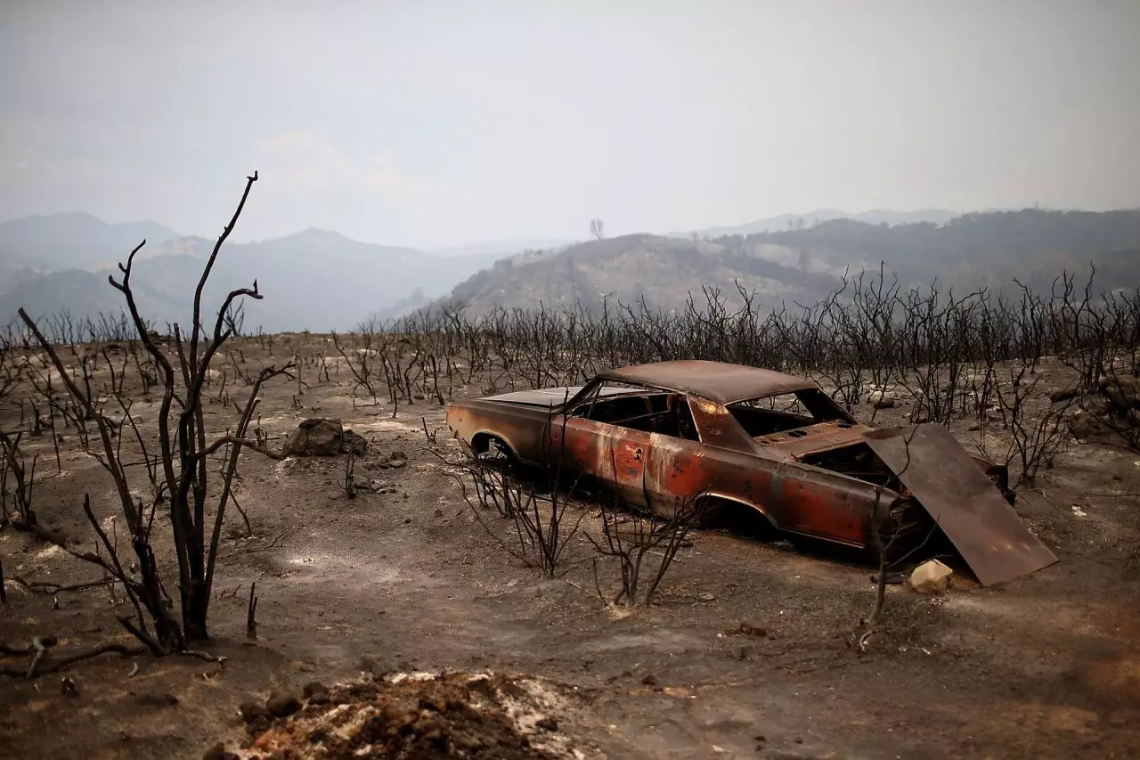 California Burning: Mga Madulang Larawan Ng Mga Bumbero Sa Aksyon