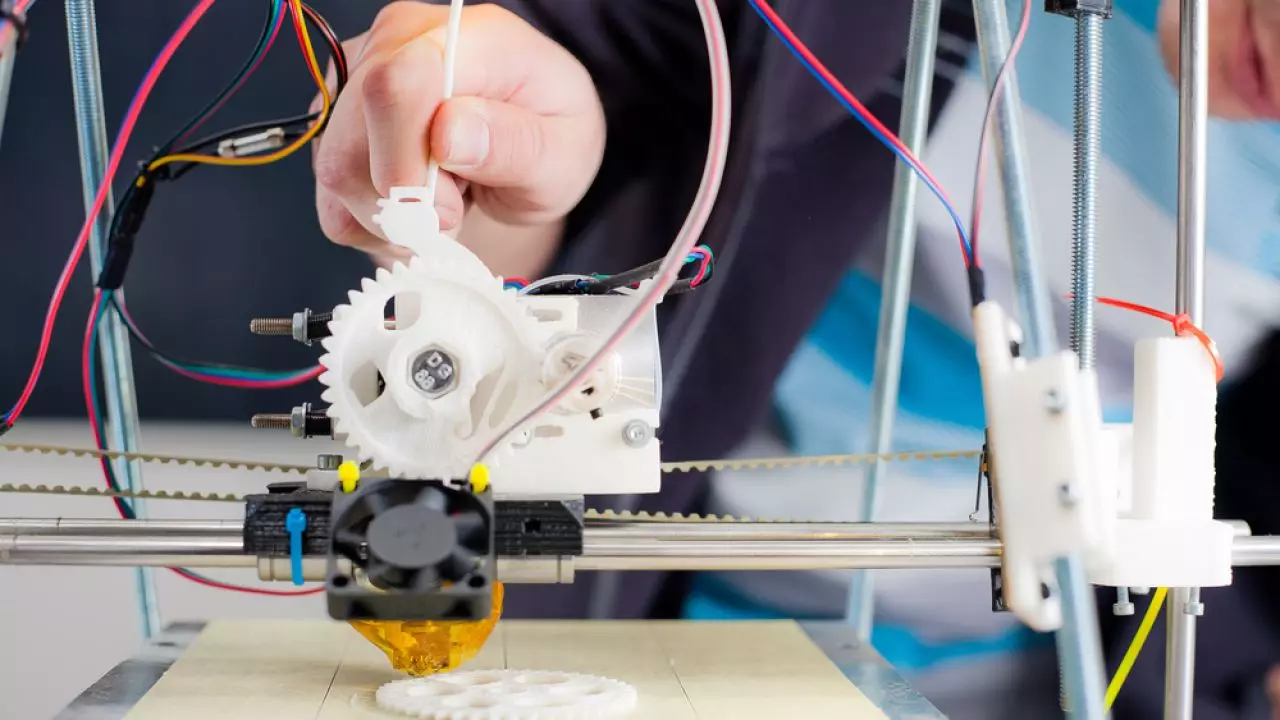 A 3D nyomtatással bármilyen tárgyat lemásolhatunk. Megállíthatjuk?
