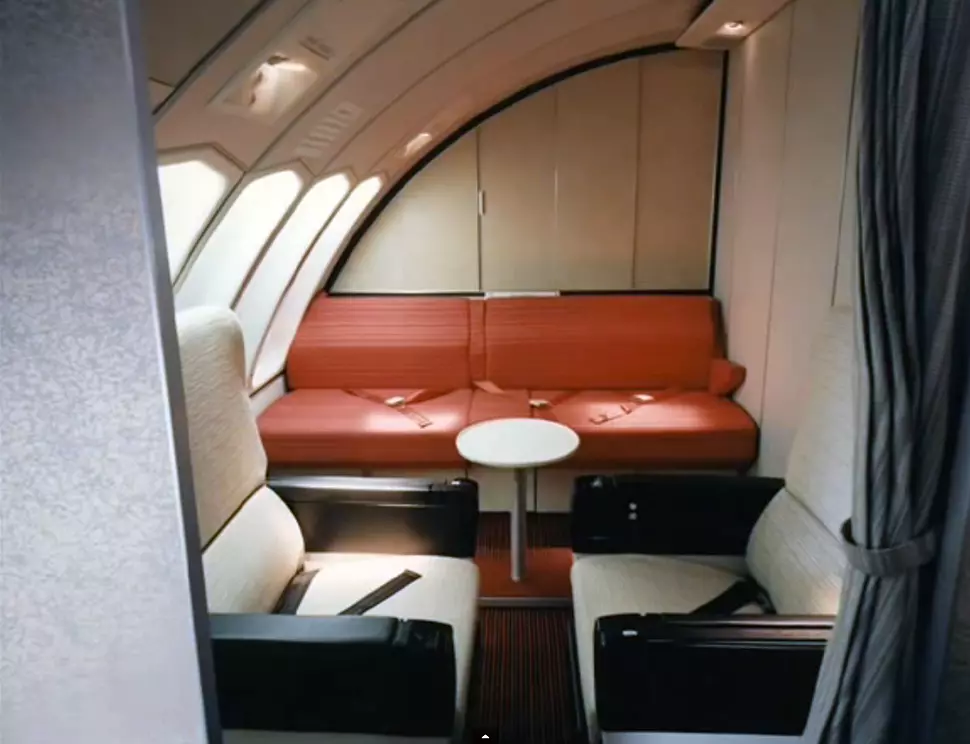 在 1970 年代乘坐波音 747 飞机旅行真是太棒了