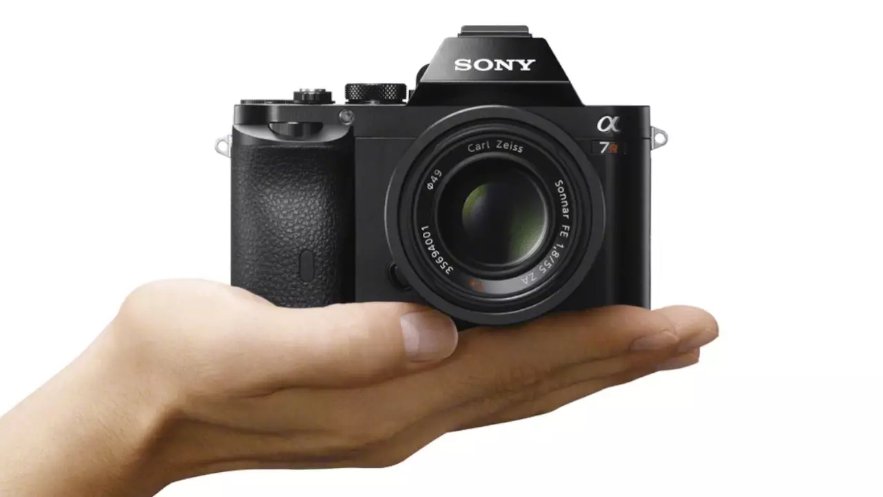 소니의 새로운 미러리스 카메라, 저렴한 가격에 풀프레임 센서 탑재