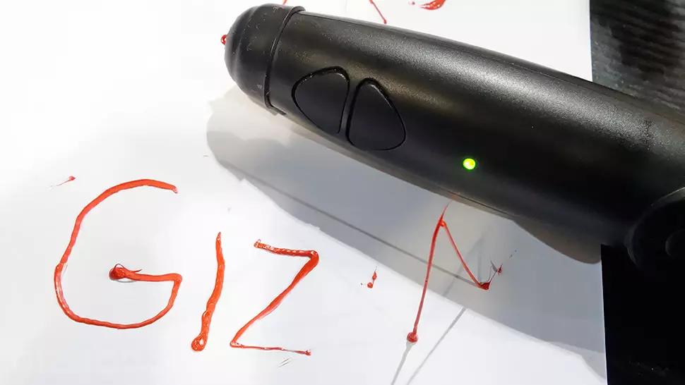 3Doodler 3D પ્રિન્ટિંગ પેન પર હાથ: ધીરજ એ એક ગુણ છે