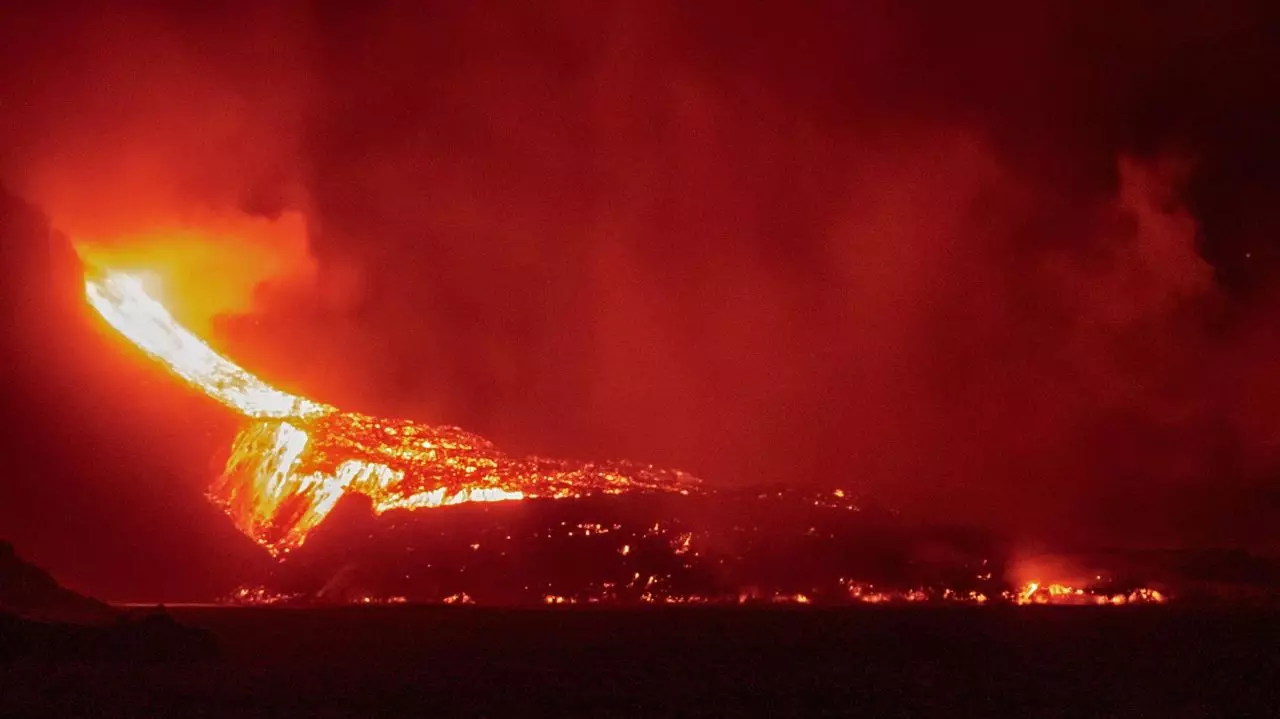 Nova pukotina se otvara kako se erupcija La Palme intenzivira 45177_6