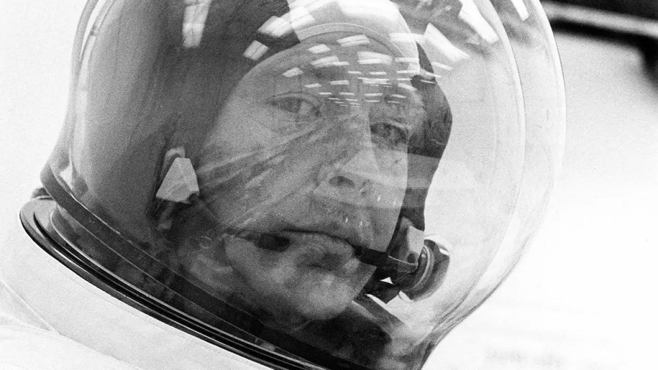 RIP Apollo 14 Astronot Edgar Mitchell, Mirovê Şeşemîn ku Li Heyvê Dimeşe