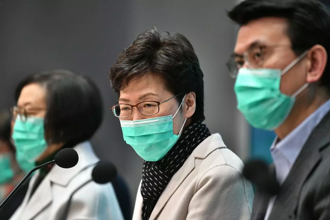 ဂျာမနီနှင့် ဂျပန်တို့သည် တရုတ်နိုင်ငံသို့ အလည်အပတ် မရောက်ဖူးသူများတွင် ကိုရိုနာဗိုင်းရပ်ကူးစက်မှုကို ပထမဆုံးအစီရင်ခံသည်။