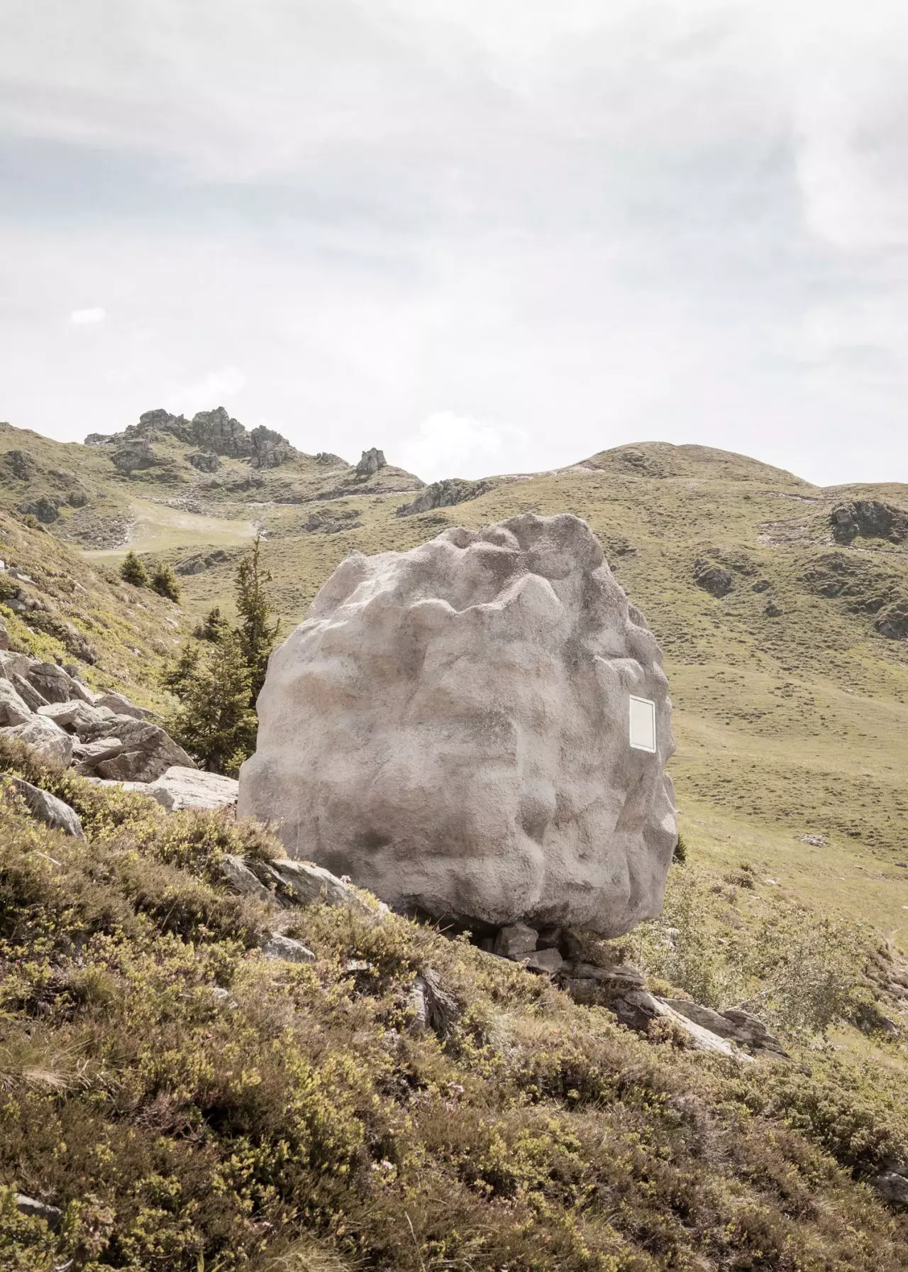 Aquesta pedra falsa dels Alps és en realitat una cabana petita i perfecta