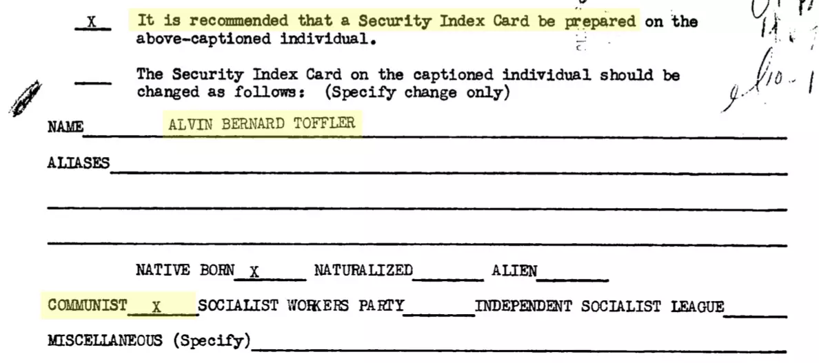 Alvin Toffler ji hêla FBI ve ji bo çalakiyên komunîst li gorî pelên nû hatine berdan