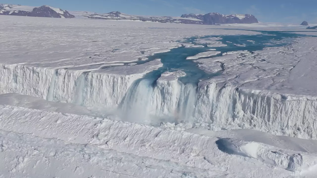 Sisanda kufumanisa ukuba i-Antarctica igutyungelwe yimilambo