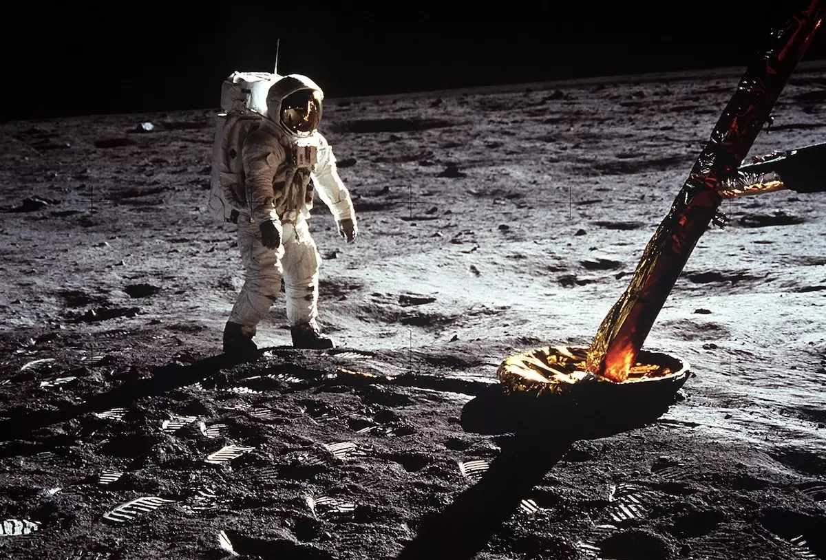 Die vreemde maniere waarop NASA gedink het dat maanstof Apollo-ruimtevaarders kan doodmaak