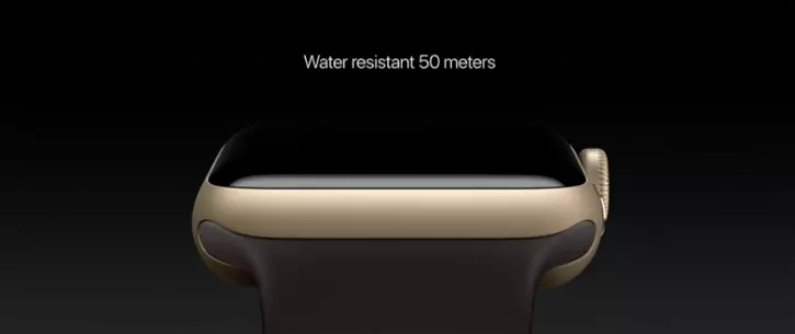 La Apple Watch Serio 2 Estas 'Naĝrezista'