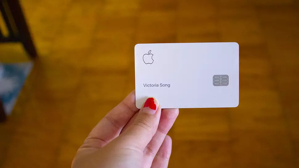 A tarxeta de Apple non cambiará a túa vida, pero engancharáche a Apple Pay