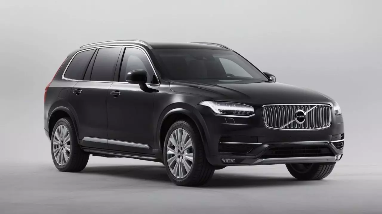 De Volvo XC90 Panzer SUV wäert Iech an engem Stéck halen wann alles an d'Schäiss geet