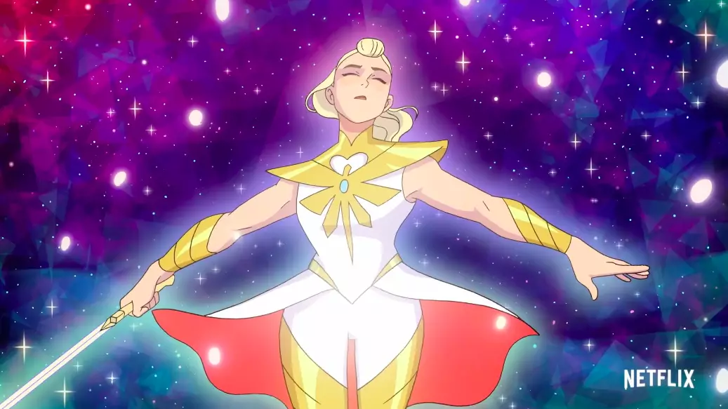 Adora transformeert voor het eerst op eigen kracht in She-Ra. (Schermafbeelding: Netflix)
